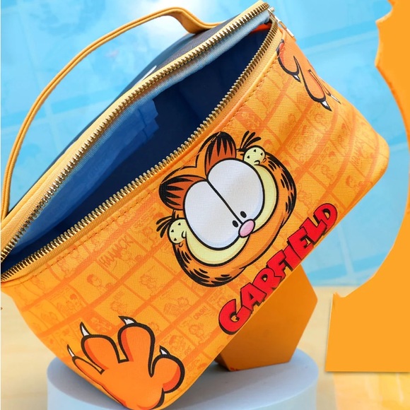 Glamlite | Bags | Glamlite X Garfield Makeup Cosmetics Brush Bag Train ...